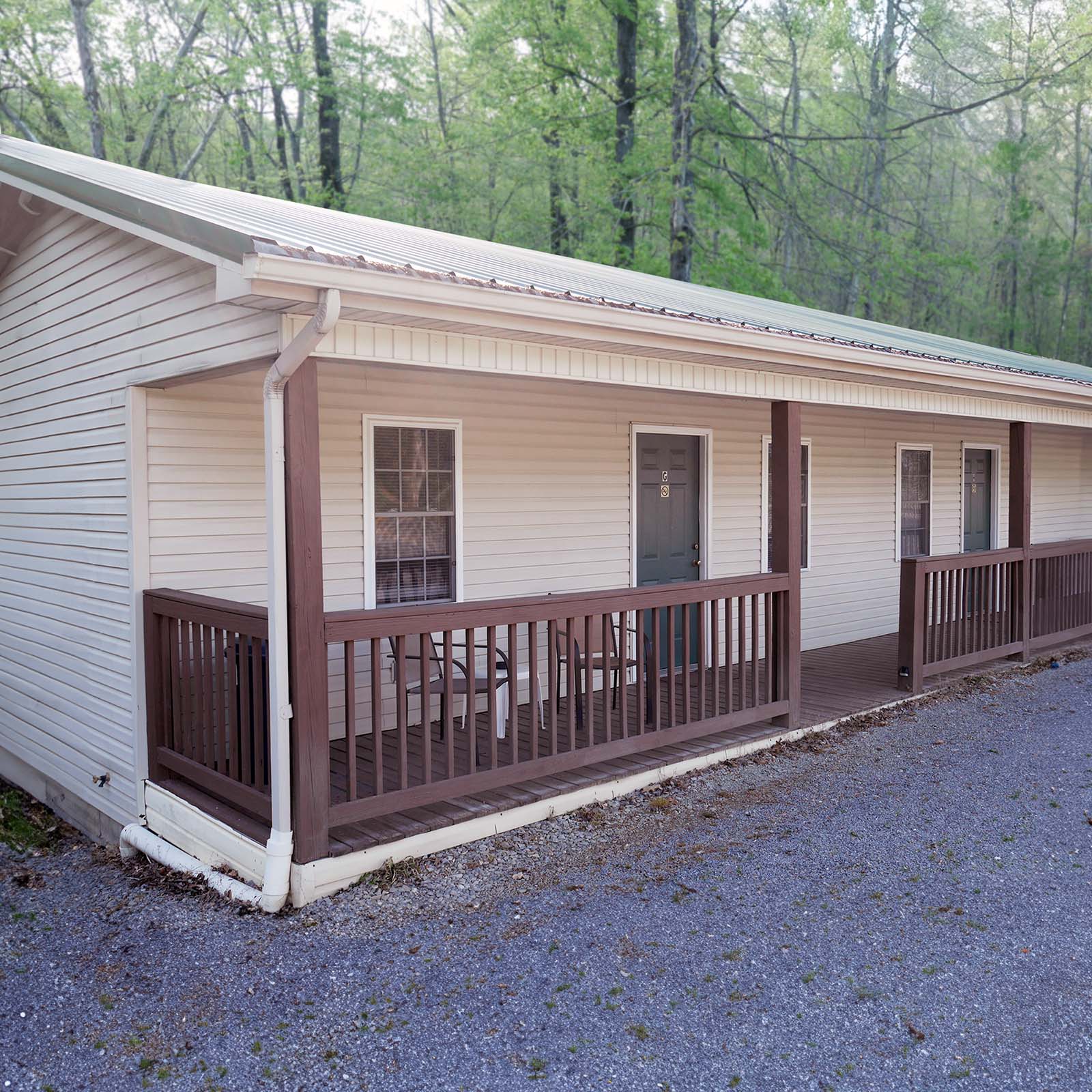 Duplex Cabins G/H - LakePointe Resort